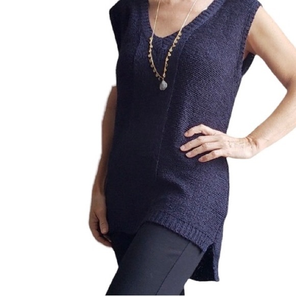 Cyrus | Tops | Cyrus Sleeveless Vneck Knit Tunic Sweater Vest Size ...